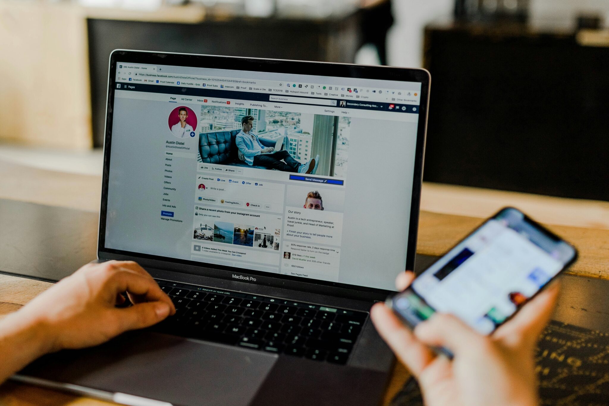 Social Mirror Ads: The Easy Way to Expand the Power of your Socials (2024)